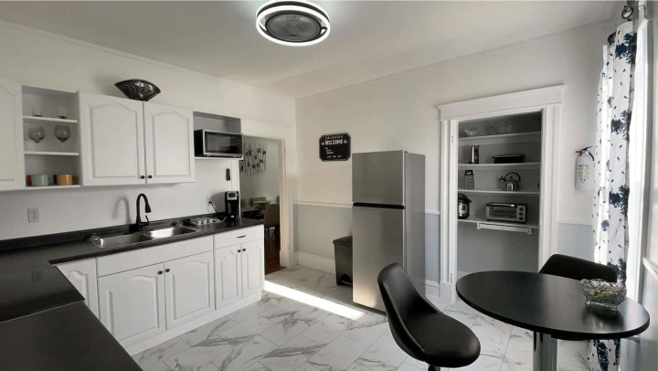 Ambies Airbnb-2 Bedroom Apartment - Saint John
