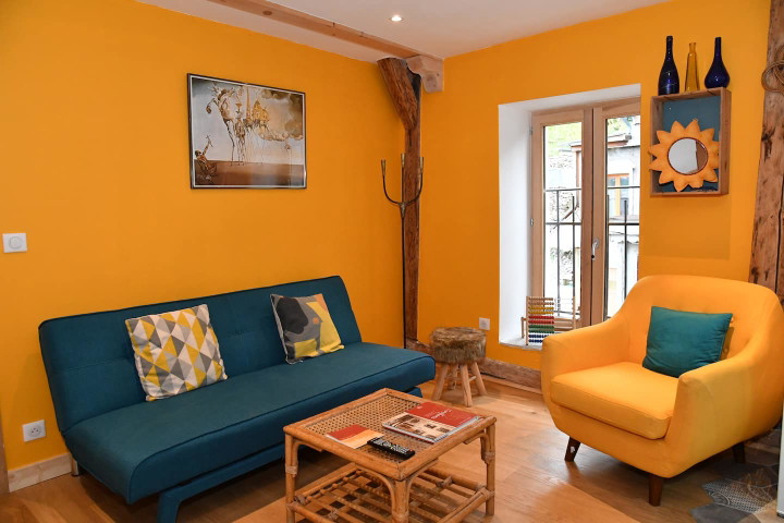Eco-designed Apartment In A 15th-century Building, In The Heart Of Conflans - Albertville