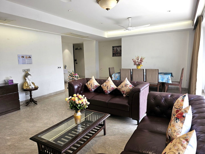 Sts: Sky View 4br Defence Colony-parking - Delhi, India