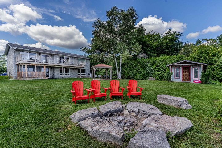 Pigeon Lake Waterfront Country Cottage - Kawartha Lakes