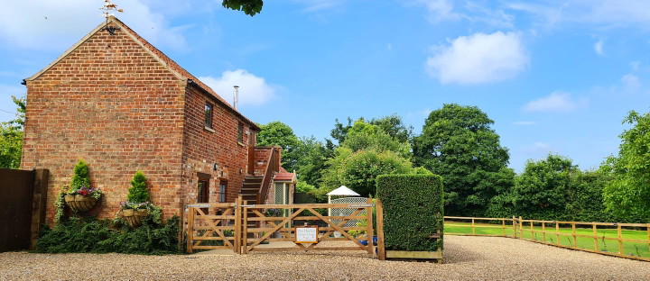 The Hayloft At Bainton - 2 Bedroom Cottage. - England