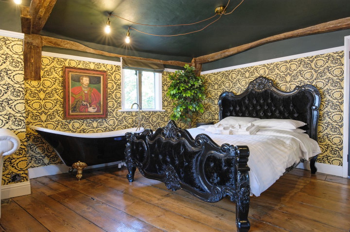 Luxury 2 Bed Manor Hot Tub, Cinema Room, Sky Tv - Saffron Walden