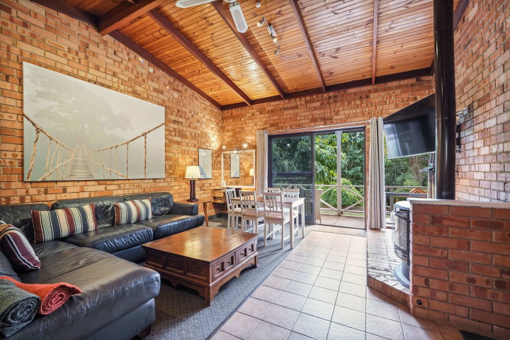 Forest Chalet W Fireplace, 2 Bedrooms - Pemberton