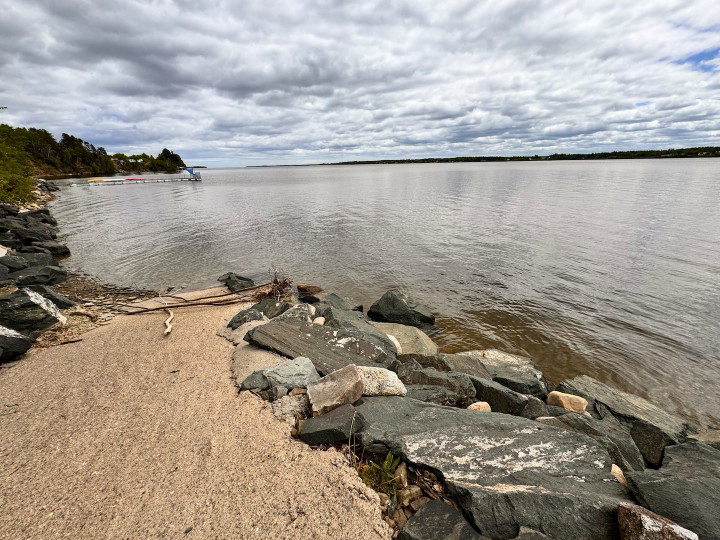 Miramichi Waterfront Home - Miramichi