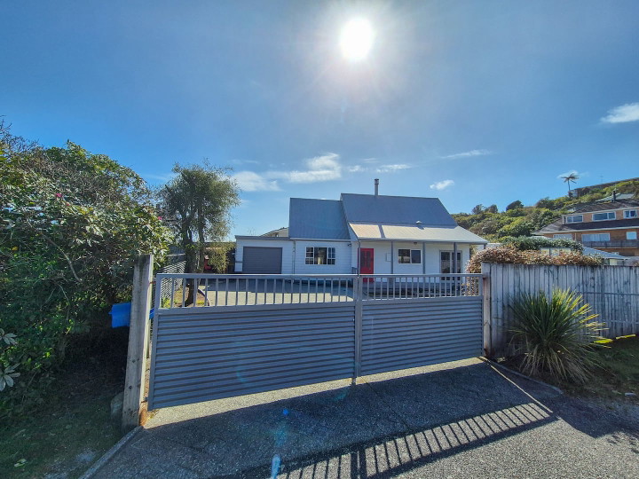 Retreat On Brittan - Hokitika