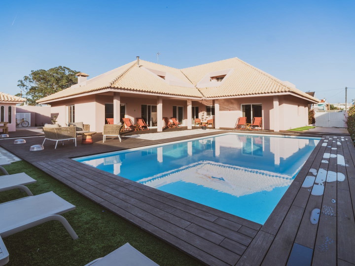 Besunny - Villa With 8 Suites And Pool - São João da Madeira