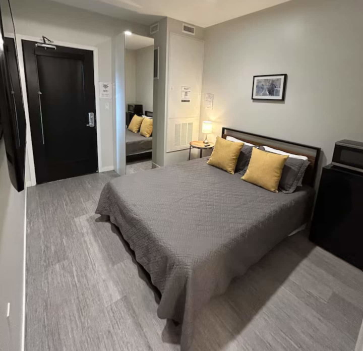 Cozy Guest Suite - Des Moines, IA