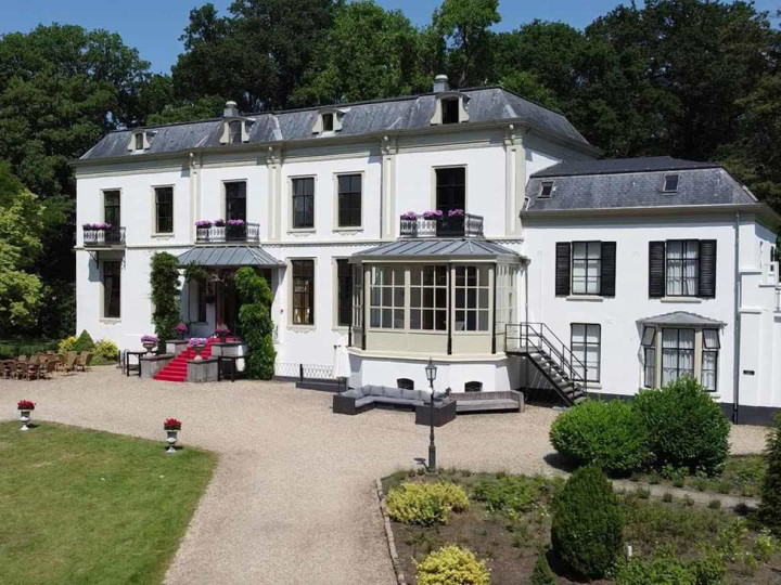 Explore Arnhem From Our Cozy Room Near Historic - Eerbeek