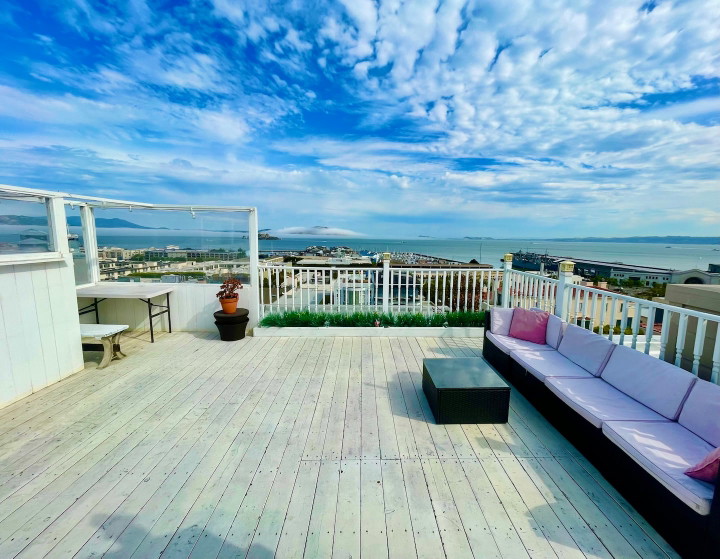Stunning Views Historic Apartment In North Beach - San Francisco, CA