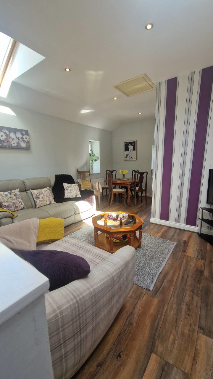 Coombe Park Cottage, Upside-down Stay, Torquay. - Newton Abbot