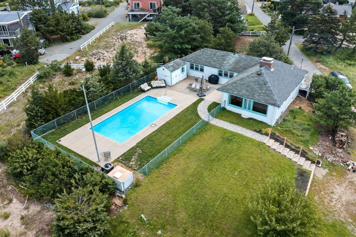 Sunset Waterfront Retreat | Private Beach, Pool & - Salisbury, MA