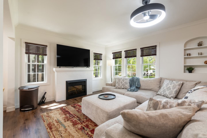 Cozy 4 Bedroom | 1 Bathroom In Downtown Bismarck! - Bismarck, ND