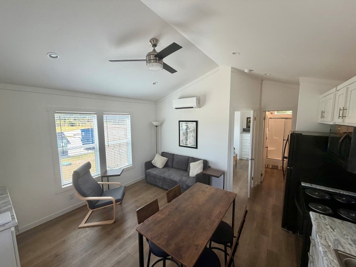 Cozy Modern Tiny Home - Burleson, TX