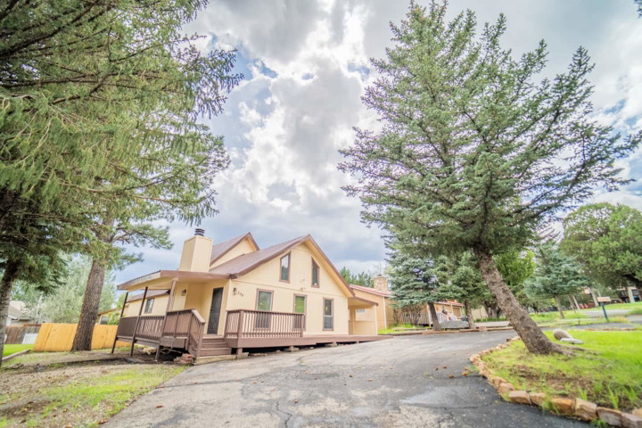 Cozy 4 Bedroom Golf Course Home With Fireplace - Ruidoso, NM