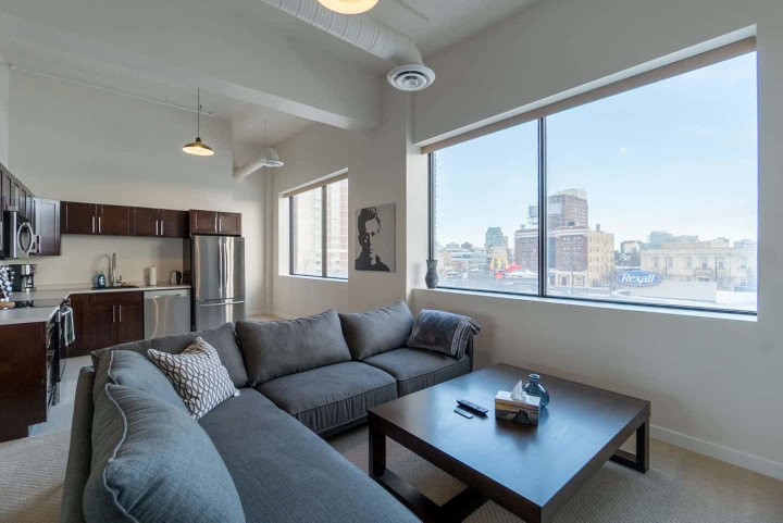 #3 2 Bedroom Family Friendly Bright Spacious Suite - Winnipeg