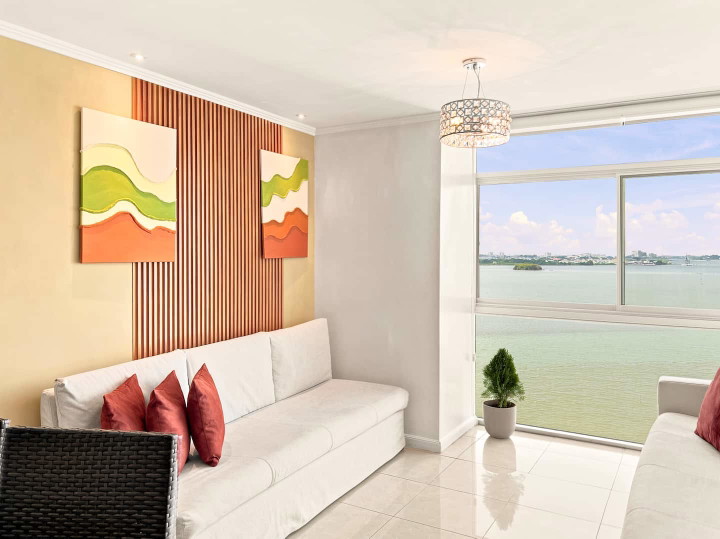 Serena Apartment / Puerto Santa Ana - Ecuador