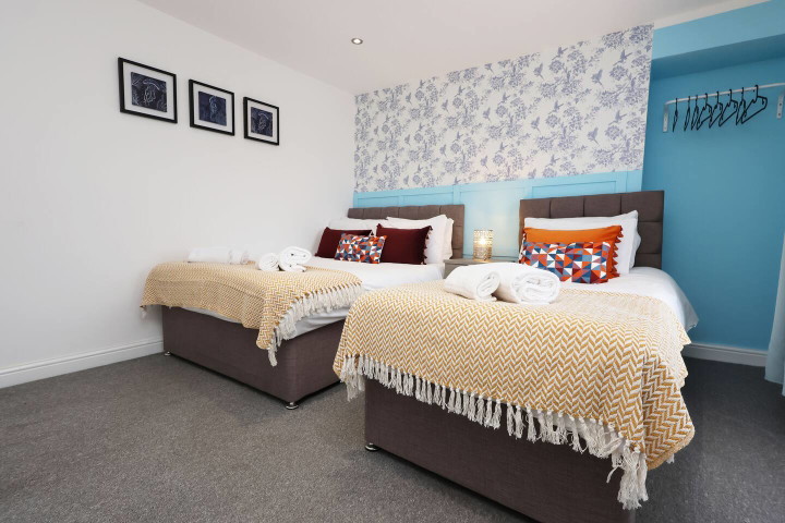 Spacious Swansea Home With Private Deck - The Mumbles