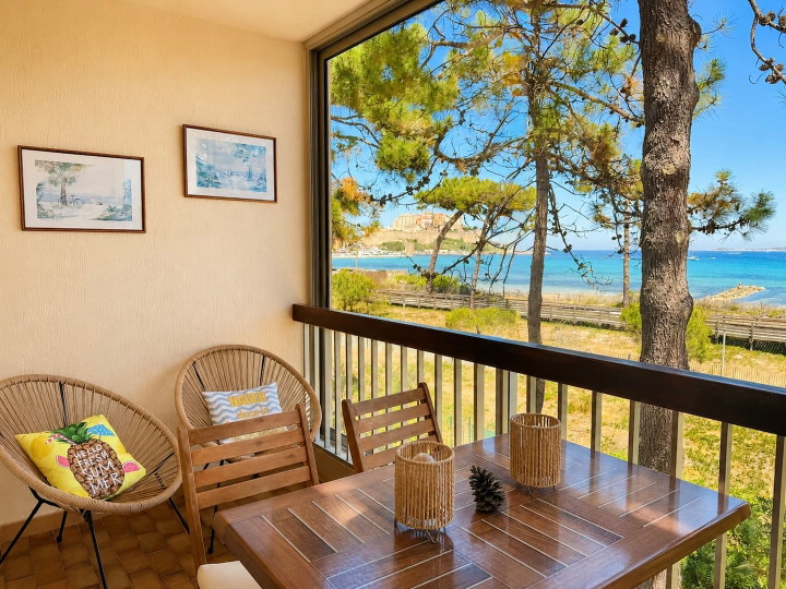 Logement Pieds Dans L'eau Vue Mer Exceptionnelle - Calvi