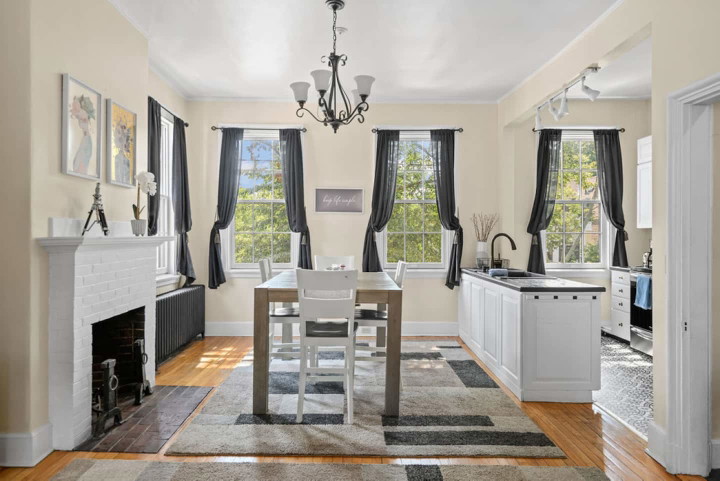 The 87th Townhome - Local Landmark Property - Portland, ME