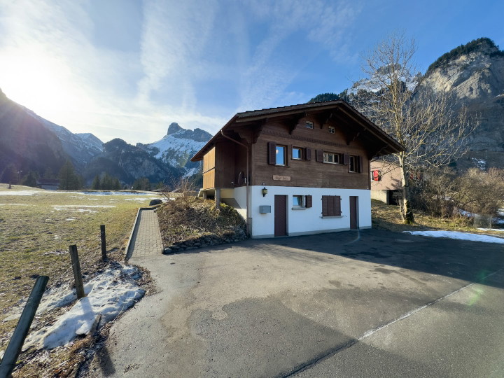 Small Cozy Chalet - Kandersteg