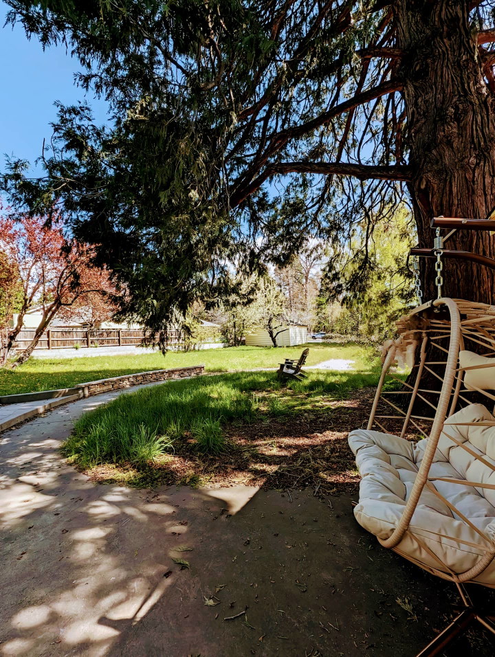 4br Cottage Downtown Fenced W/views - McCloud, CA