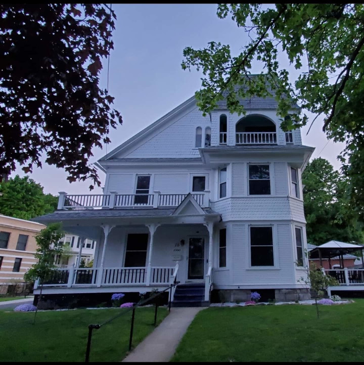 Quaint Suite In Center Of Adams - Berkshires, MA
