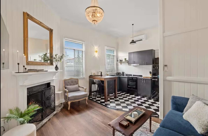 Regal Suite (#2 Royal) - Toowoomba