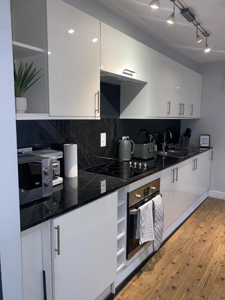 Stylish 2 Bed In Prime Location | Free Parking - Birmingham