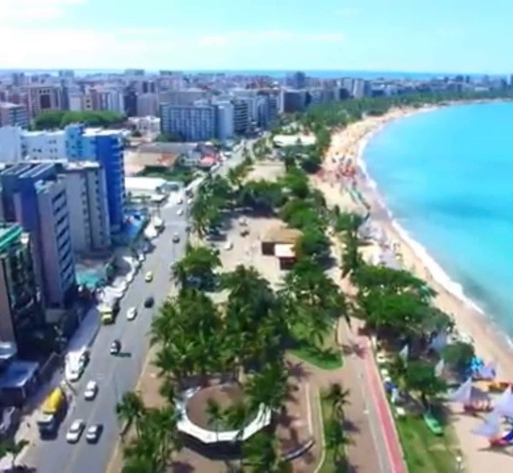 Maceió Na Praia De Pajuçara Com Muito Conforto - Maceió