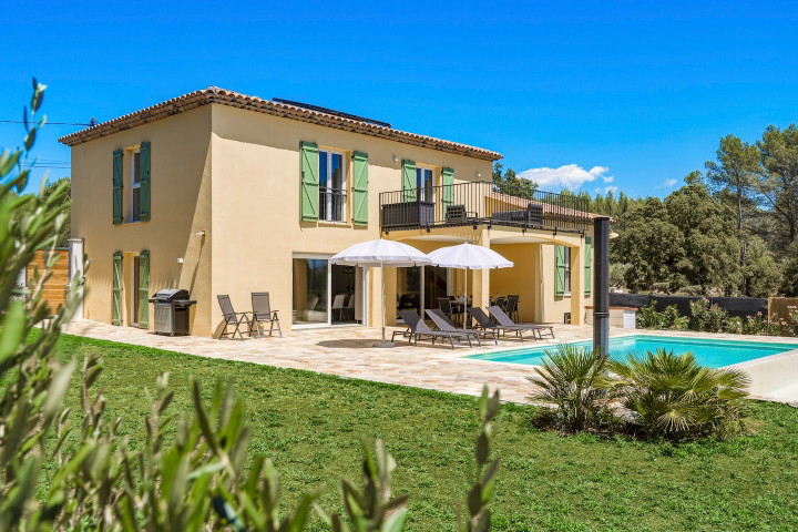 Quiet Location: 208 M² Villa, Private Pool And Garden - Les Arcs