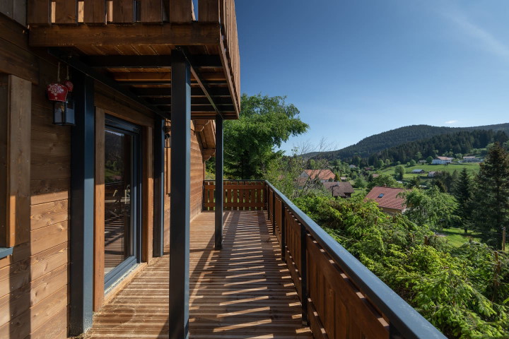 Petit Chalet, Magnificent Chalet In Its Green Setting, Le Petit Chalet - Liézey