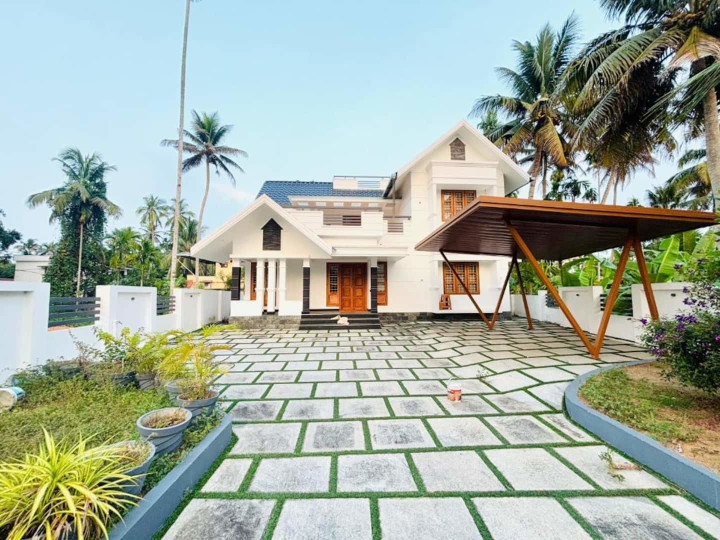 The Ivory Villa | Stylish Family Getaway - Kumarakom