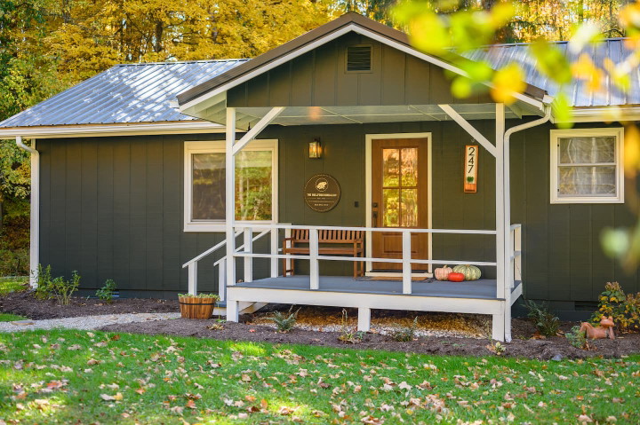 The Bullfrog Bungalow - Hot Tub & Close To Shops! - Nashville, IN