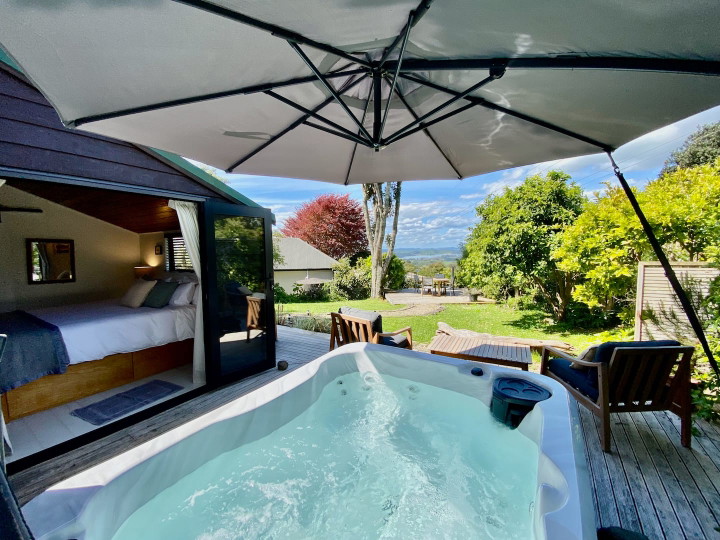 Raglan View Cottage  Spa Pool - Raglan