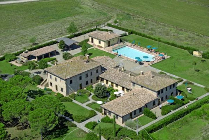 Rural Umbrian, Indipendent Farmhouse With Pool - Castiglione del Lago