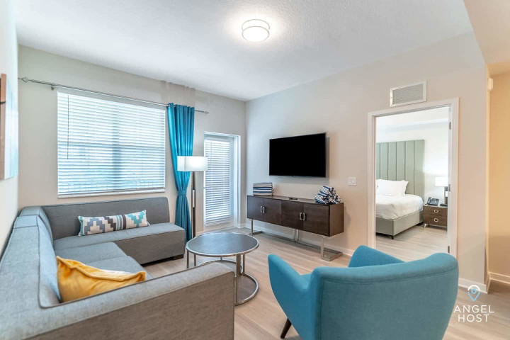 Resort Pools, Gym & Lakeside Trails Near Disney - Ocoee, FL