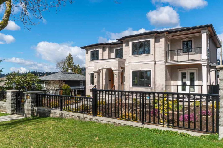 Private 2br Suite Near Lougheed Skytrain W/parking - Burnaby