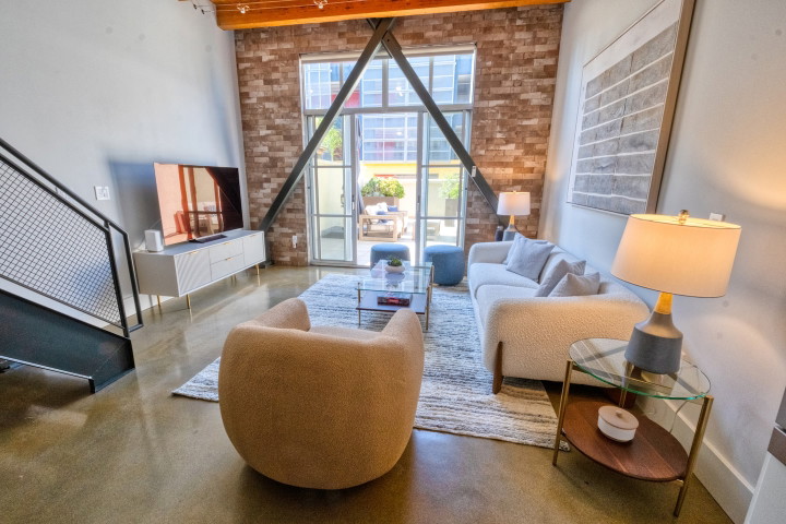 Luxury Santana Row Loft | Huge Patio | Prime Area - San Jose, CA