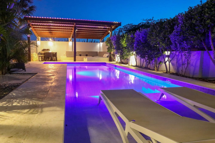 Luxury Villa · Private 40ft Pool · Near Palm Beach - Aruba