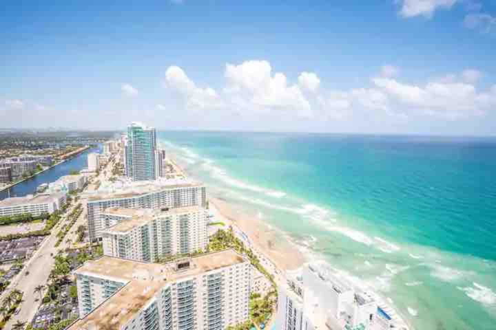 73-a Oceanfront Condo Free Parking No Extra Fees! - Hollywood, FL