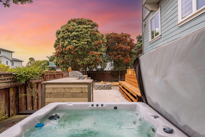 Steps To Beach, Private Hot Tub, Fire Pit & Bbq - Half Moon Bay, CA