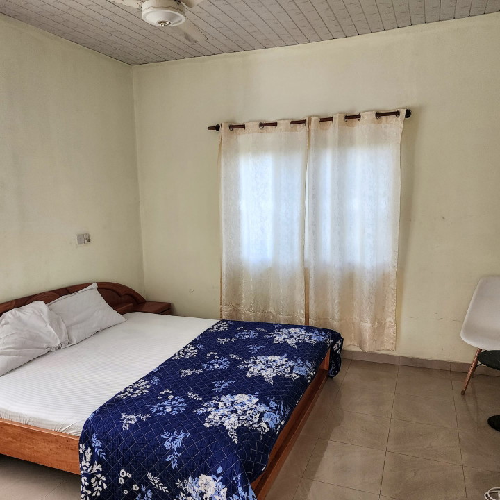Spacious Home(l)y Apartment By The Beach - Accra