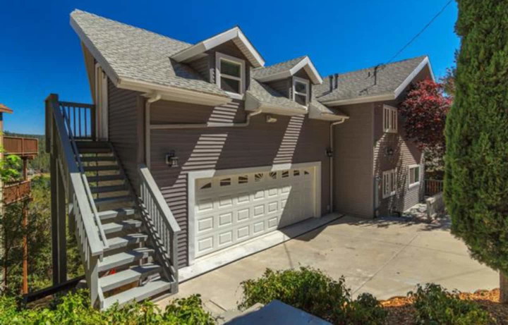 Views & Cues | 6 Bedroom, Game Room, Movie Room - Lake Arrowhead, CA