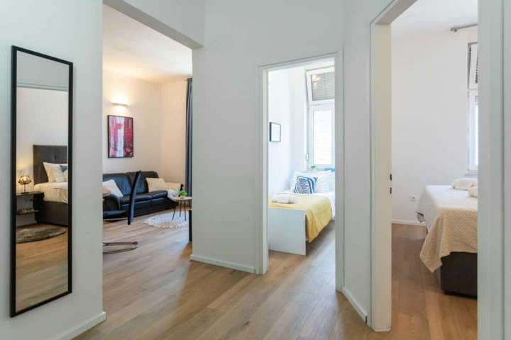 Large Downtown Zagreb Modern Apt Near Parks & Trai - Zagreb