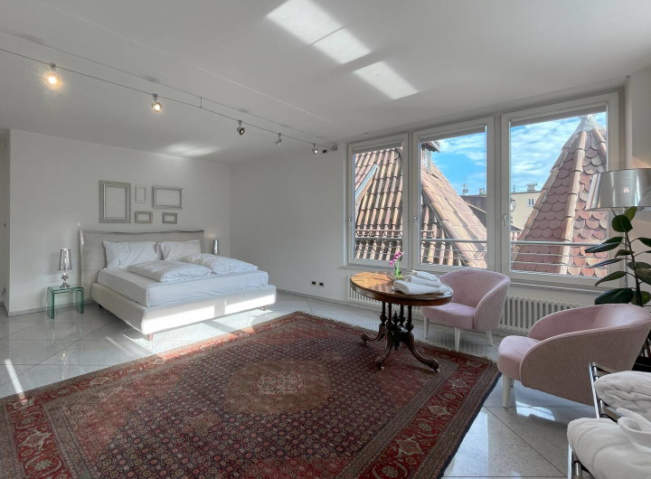 Luxury Apartment 200 Sqm, 4 Br, 1 Garage Included - Tirolo