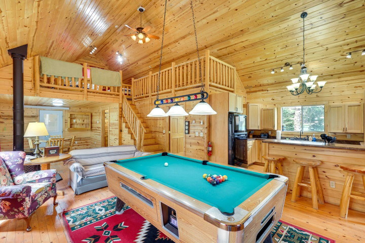 Hike, Unwind & Bring Your Pet: Deadwood Cabin! - Deadwood, SD