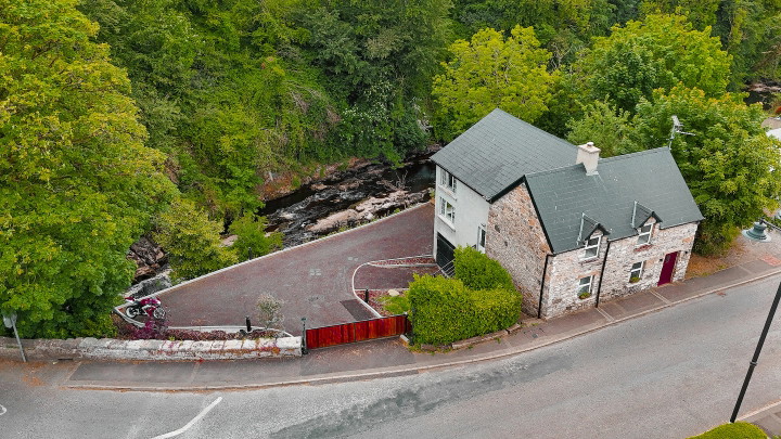 Stone Cottage By The River - Fermanagh