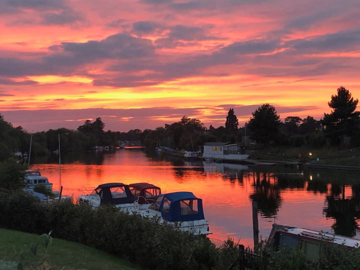 Peaceful Thames Location For Families & Friends - Surbiton