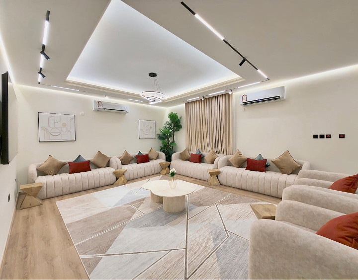 Luxury 5br Villa | 2 Heated Pools, Majlis & Games - Qatar