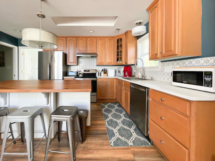 Sunny Retreat In Southpark  Spacious 2 Br 1bath - Charlotte, NC